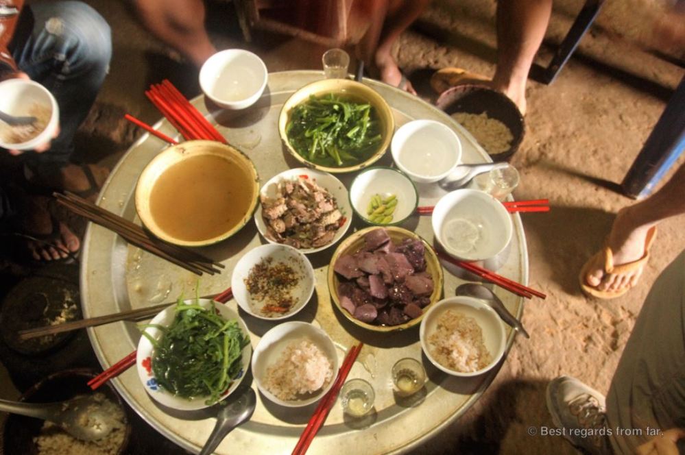 Meet the Akha tribes of Northern Laos – Best regards from far,