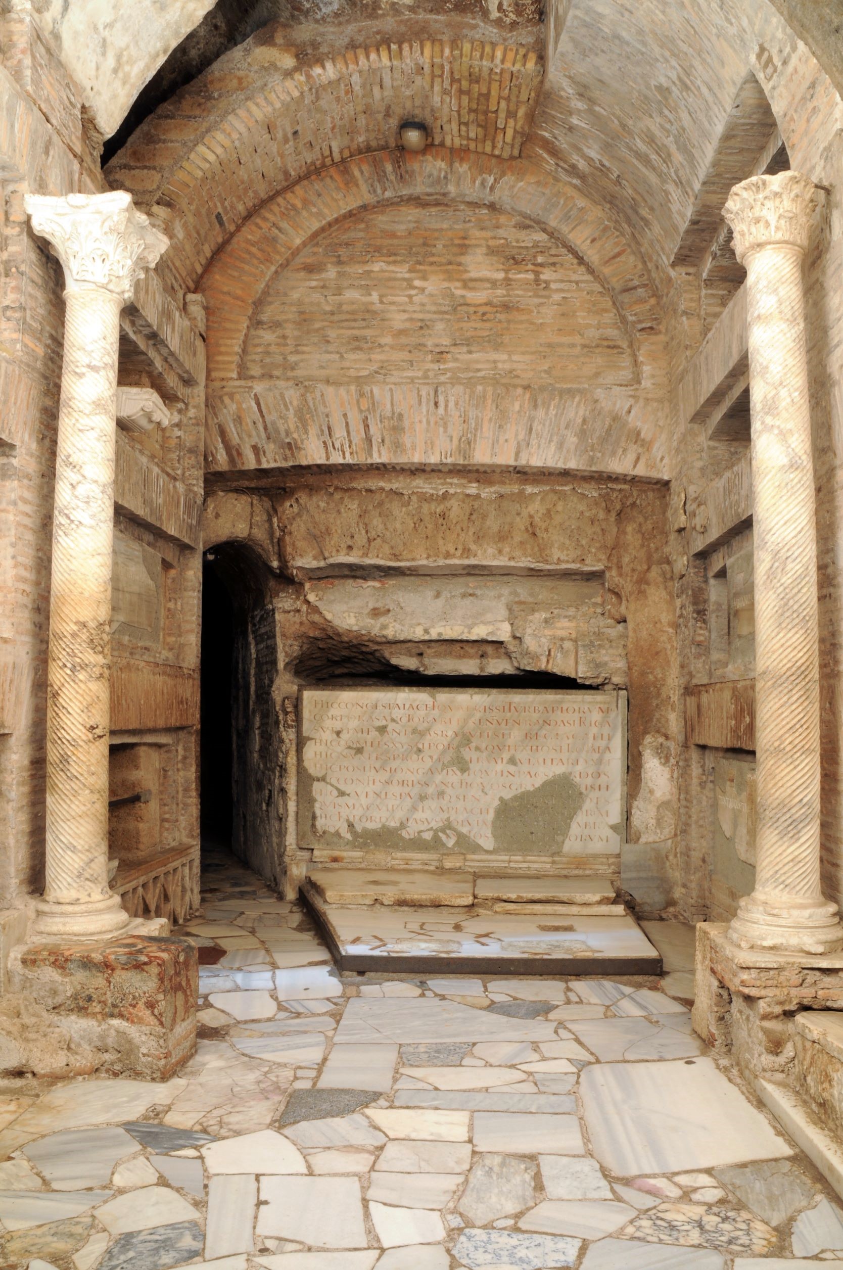 Digging into world’s oldest catacombs in Rome – Best regards from far,