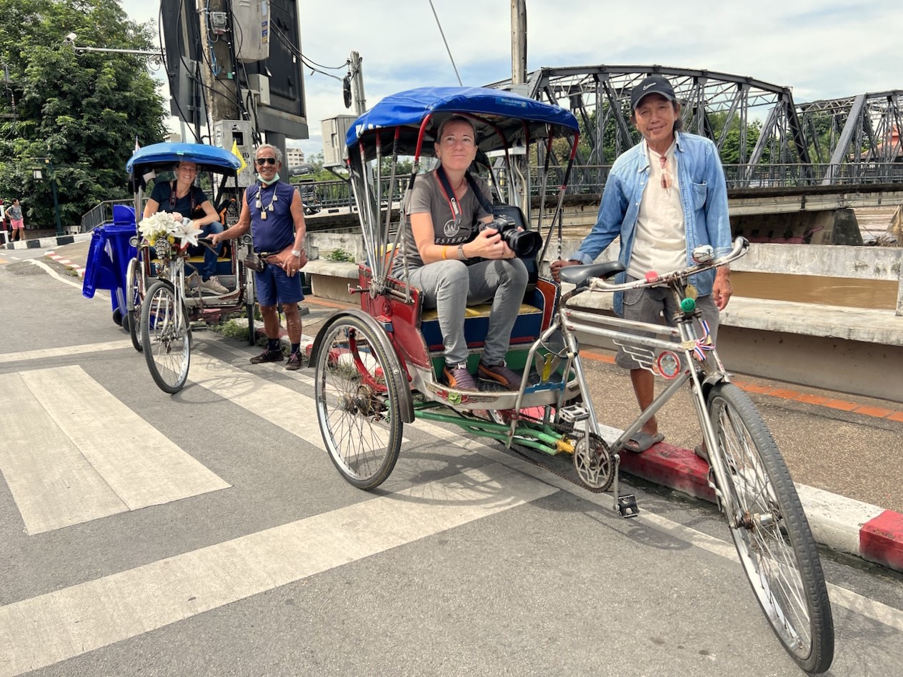 Discover Chiang Mai by [fast disappearing!] samlor – Best regards from far,